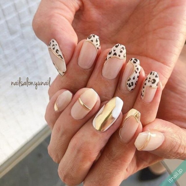 写真 (3枚目) - 冬ネイル上級者は“白”を使う！ホワイトが際立つ垢抜けネイル2021→2022 - - LOCARI（ロカリ）