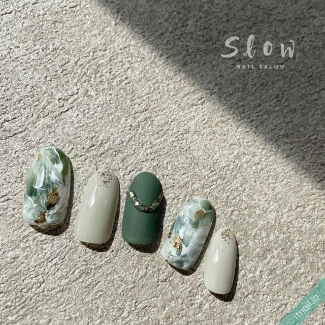 写真 (5枚目) - 冬ネイル上級者は“白”を使う！ホワイトが際立つ垢抜けネイル2021→2022 - - LOCARI（ロカリ）