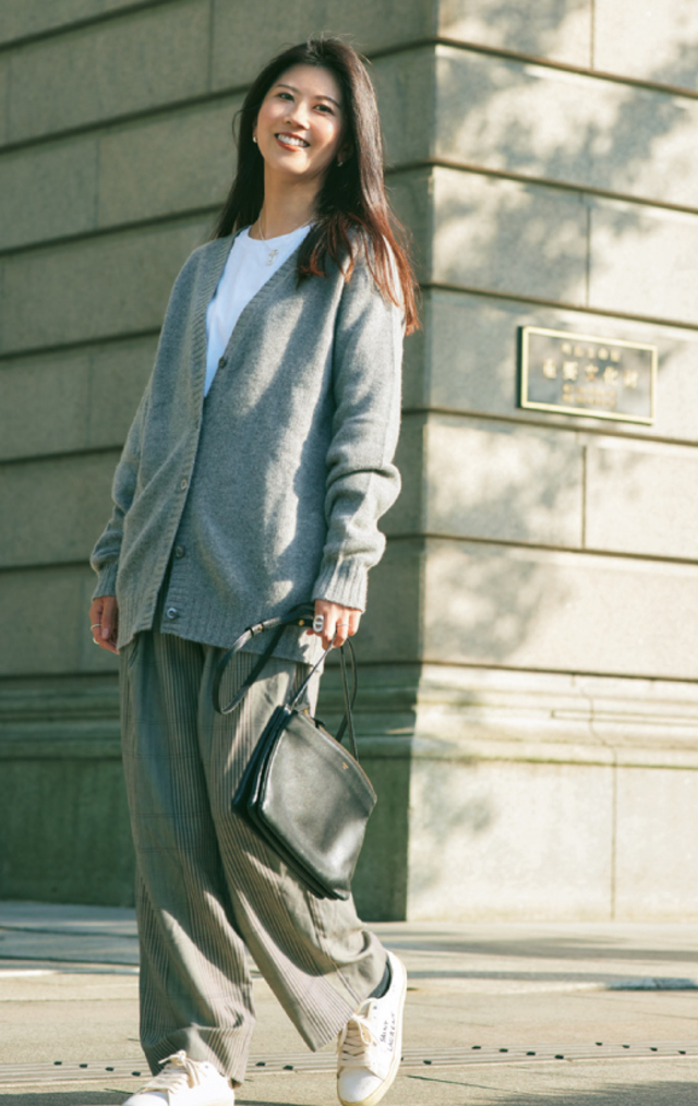 写真 (6枚目) - [エルメスSNAP]カジュアル上手さんの“シルバージュエリーで抜け感”コーデ - LOCARI（ロカリ）