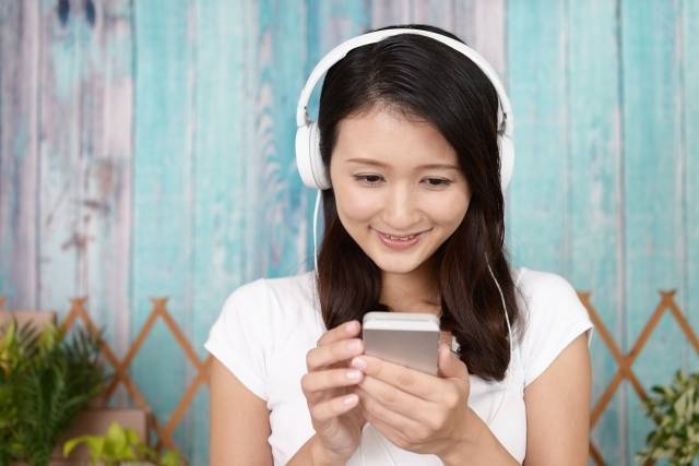 写真 (3枚目) - 40代前後の女性読者100人に聞いた！気分が上がる「今、熱いもの」6選 - LOCARI（ロカリ）