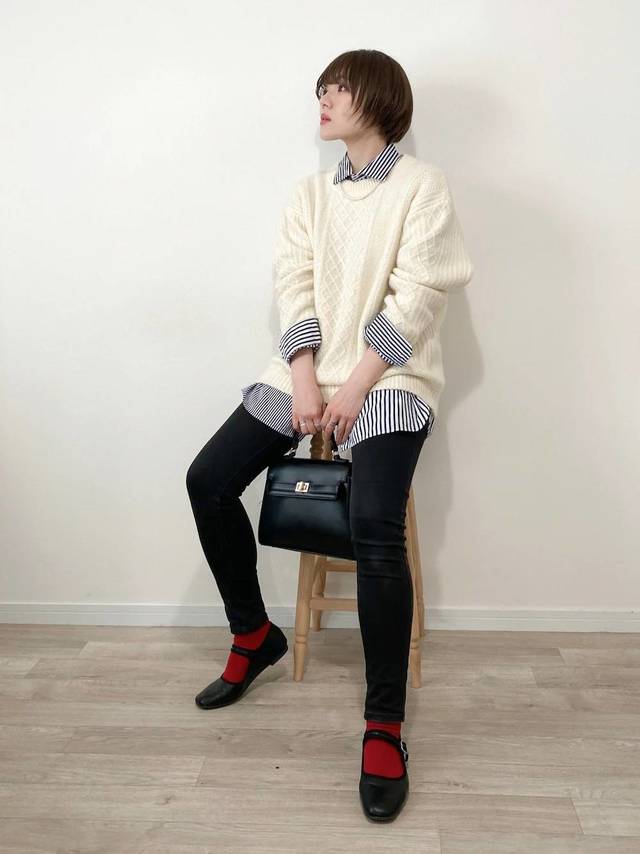 写真 (3枚目) - UNIQLO黒パンツが激しく使える……。垢抜ける冬春MIXコーデ5選 - LOCARI（ロカリ）