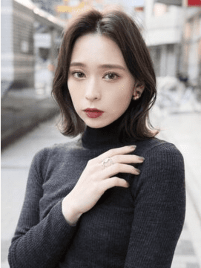 写真 (3枚目) - 大人女子だから“センター分け”が似合う！最旬ボブヘア〜2022春〜 - - LOCARI（ロカリ）