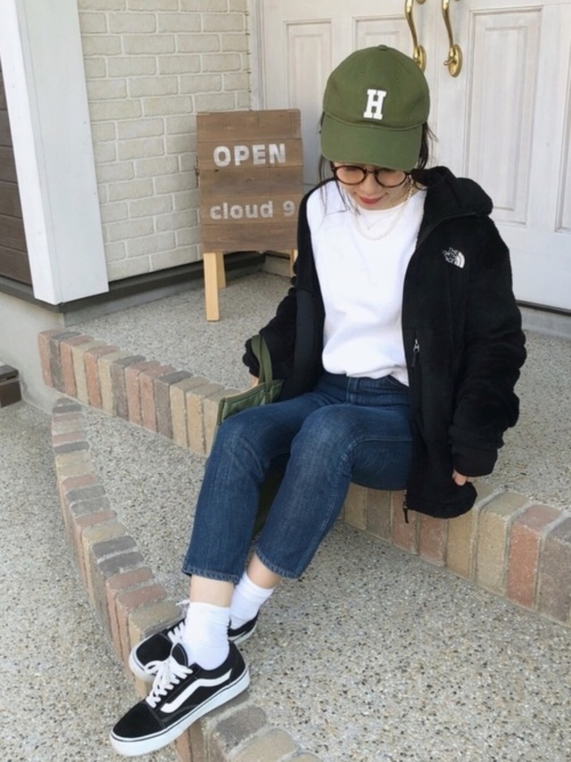 写真 (11枚目) - 定番アイテムでOK♡大人×ストリートスタイルの作り方 - LOCARI（ロカリ）