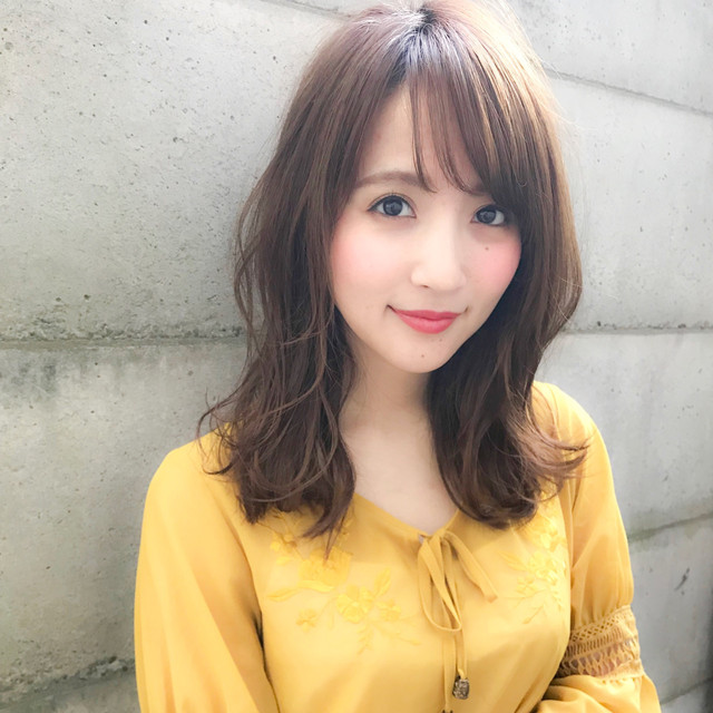 写真 (10枚目) - 清潔感×色っぽさが鍵！オフィスでモテるのは「ハニーヘア」♡ - LOCARI（ロカリ） - LOCARI（ロカリ）