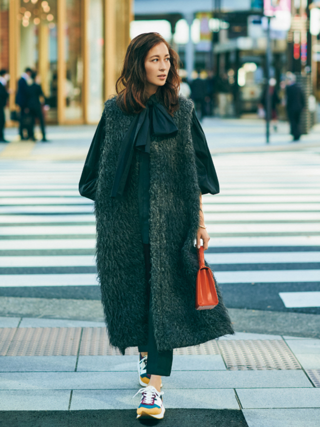 写真 (3枚目) - [ニューバランスコーデ7選]洗練スニーカーで大人カジュアルを更新！ - - LOCARI（ロカリ）