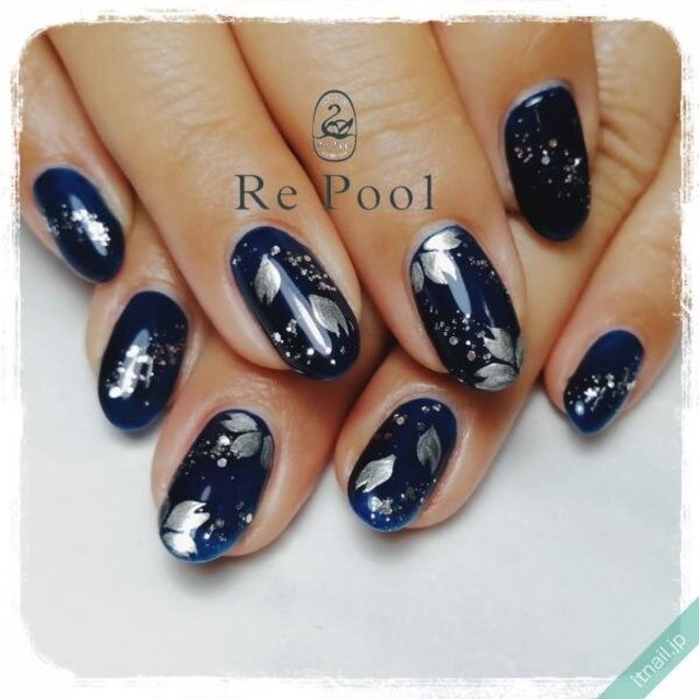 写真 (7枚目) - ネイビーでシックに決める春夏ネイル♡おすすめデザイン～2022～ - LOCARI（ロカリ）