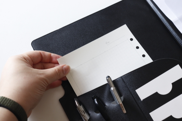 写真 (6枚目) - [ダイソー]もう普通のには戻れません！200円でも買って正解♡開いて驚く多機能ファイル - LOCARI（ロカリ）