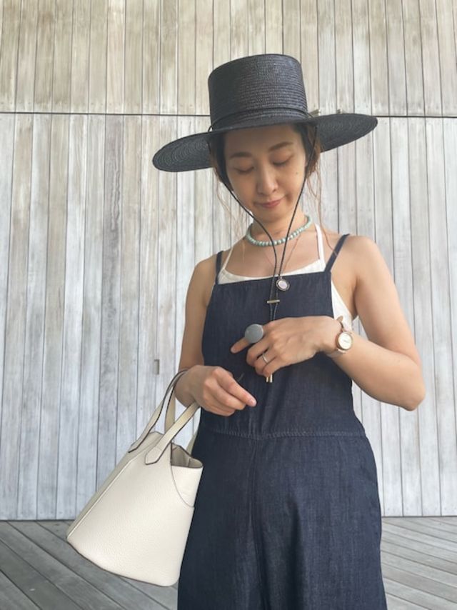 写真 (10枚目) - もう地味とは言わせない！2022年夏はおしゃれさんの“小物使い”を真似してみて - - LOCARI（ロカリ）