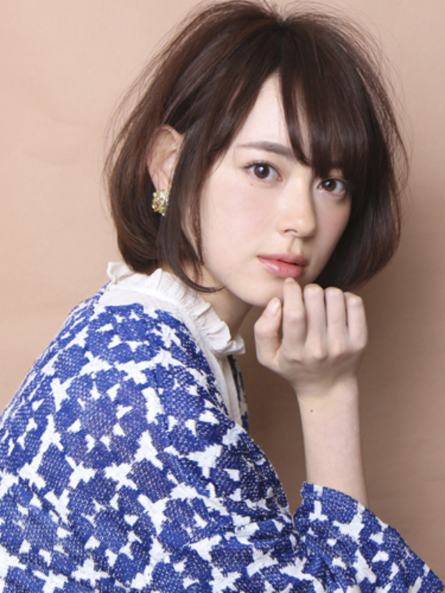 写真 (2枚目) - 《40代》おすすめのひし形ボブ×パーマ集。大人女性に似合う前髪あり・なしの髪型 - LOCARI（ロカリ）