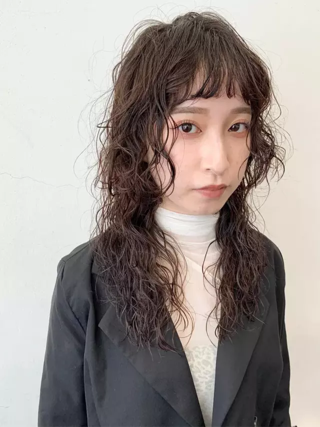 写真 (10枚目) - まだまだトレンド！旬なパーマスタイルで垢抜け女子に大変身 - LOCARI（ロカリ）