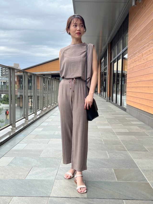 写真 (5枚目) - 楽ちんコーデに「セットアップ」！真夏に着たい厳選リスト16 - LOCARI（ロカリ）