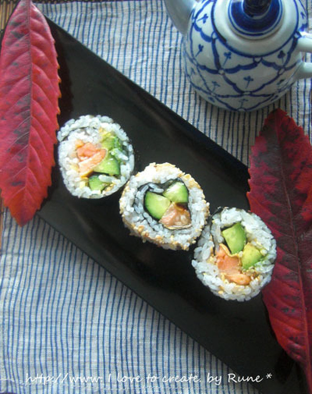 写真 (2枚目) - 鮭ハラスを使ったレシピ15品！塩焼きや炊き込みご飯も - LOCARI（ロカリ）