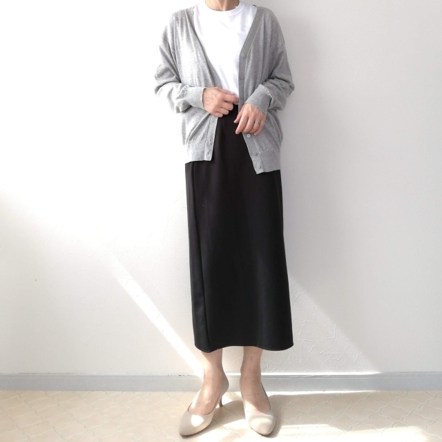 写真 (4枚目) - えっ！コレNGなの？ユニクロの爆売れ「黒スカート」の正解コーデって？お洒落な人の着こなし術 - LOCARI（ロカリ）