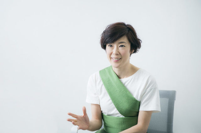 写真 (2枚目) - 寺島しのぶが熱演!43歳独女がついに「恋する喜び」を知った瞬間 - LOCARI（ロカリ） - LOCARI（ロカリ）