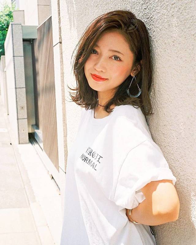 写真 (3枚目) - 40代の魅力がだだ漏れ♡小顔にも見える上品ボブヘア5選〜前髪なし編〜 - LOCARI（ロカリ）