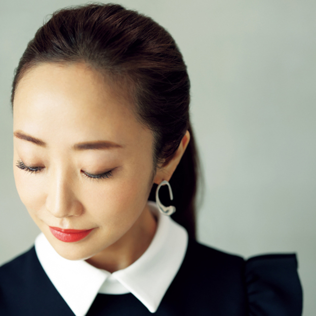 写真 (2枚目) - [神崎 恵さん直伝]疲れて見えない！大人に似合うポニーテール - LOCARI（ロカリ）