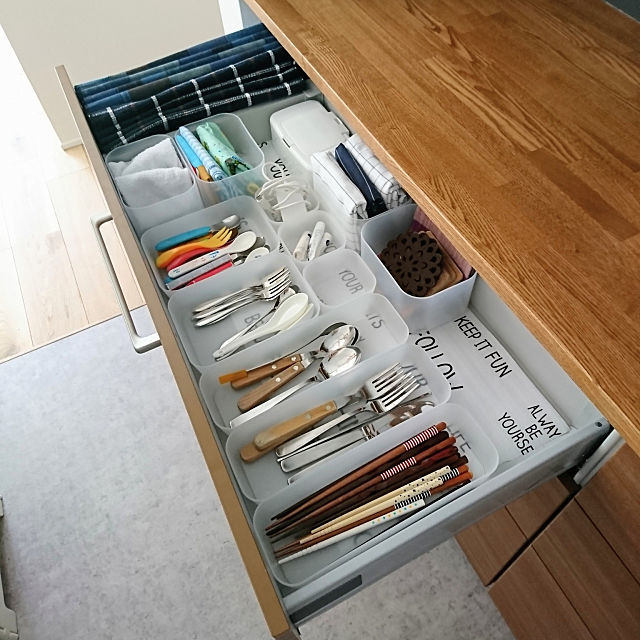 写真 (4枚目) - ダイソーの神グッズ！「積み重ねボックス」の収納アイデア5選 - LOCARI（ロカリ） - LOCARI（ロカリ）