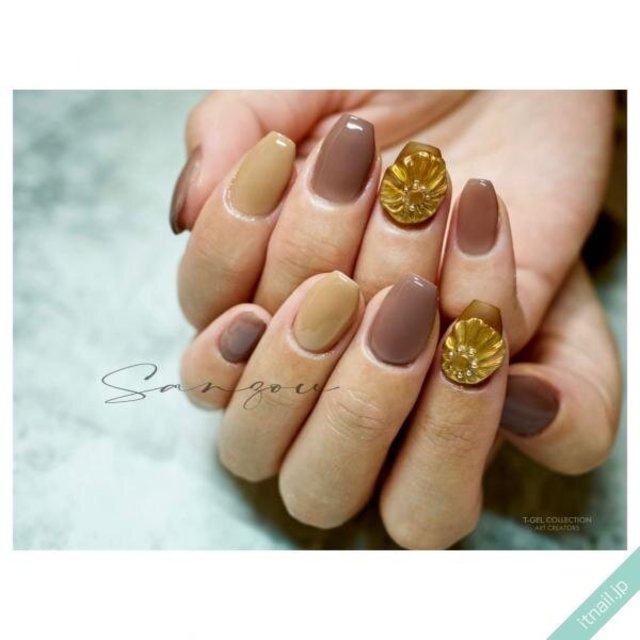 写真 (9枚目) - “ミラープリーツ”のネイルでおしゃれ度UP♡おすすめデザイン10選 - LOCARI（ロカリ）