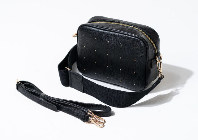 写真 (6枚目) - シックな秋の装いに。2way仕様も嬉しい、大人可愛いミニバッグ5選 - - LOCARI（ロカリ）