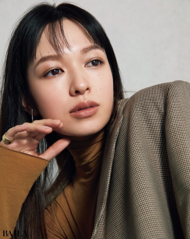 写真 (1枚目) - [ツヤッぽナチュ肌ベースメイク まとめ]マスクON/OFF時代の好感度キープメイクテク - LOCARI（ロカリ）