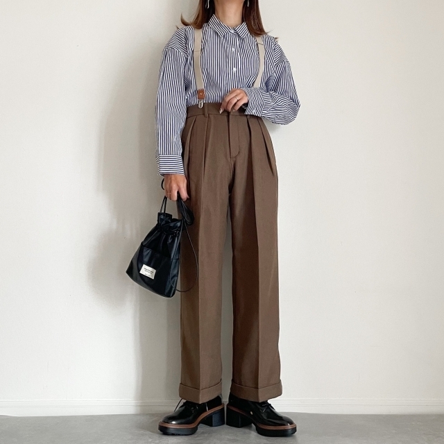 写真 (6枚目) - どこが残念か分かる？秋のパンツは着こなし方でこんなに変わる♡大人のNG・OKコーデ比較 - LOCARI（ロカリ）