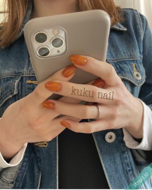 写真 (1枚目) - お洒落な“こなれネイル”は「キャラメルカラー」が最強説！ - LOCARI（ロカリ）