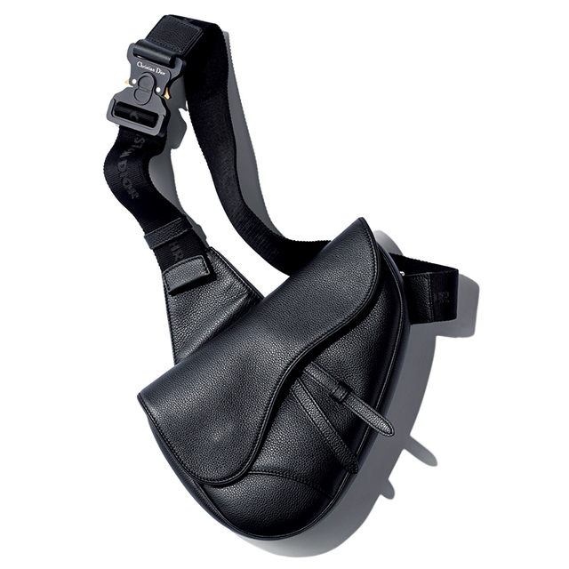 写真 (5枚目) - [ハイブランドの黒ボディバッグ7選]パパと兼用できる子連れバッグの正解って？ - LOCARI（ロカリ）