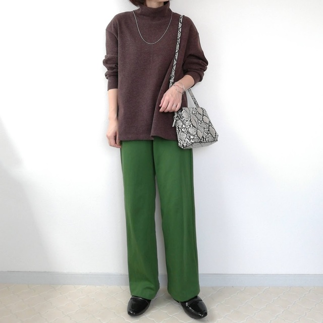 写真 (3枚目) - 話題のGUニットのOK＆NGコーデって？アラフォーさんにおすすめ！大人の着こなし徹底解説 - LOCARI（ロカリ）