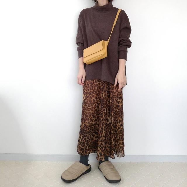 写真 (6枚目) - 話題のGUニットのOK＆NGコーデって？アラフォーさんにおすすめ！大人の着こなし徹底解説 - LOCARI（ロカリ）