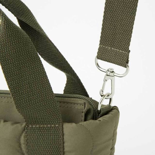 写真 (3枚目) - [雑誌の付録]11/1発売！大容量♪コンパクトで便利なキルティング2wayバッグ - LOCARI（ロカリ）