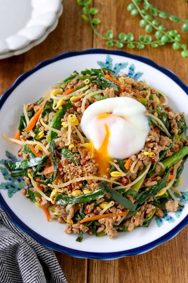 写真 (7枚目) - 時短＆食べごたえもある！実は万能「肉そぼろレシピ」13選 - LOCARI（ロカリ）