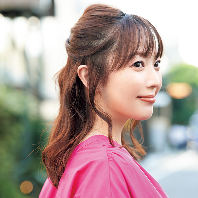 写真 (5枚目) - [最大3kg痩せ見え！]髪を切らなくても小顔効果抜群なヘアアレンジ3つ - - LOCARI（ロカリ）