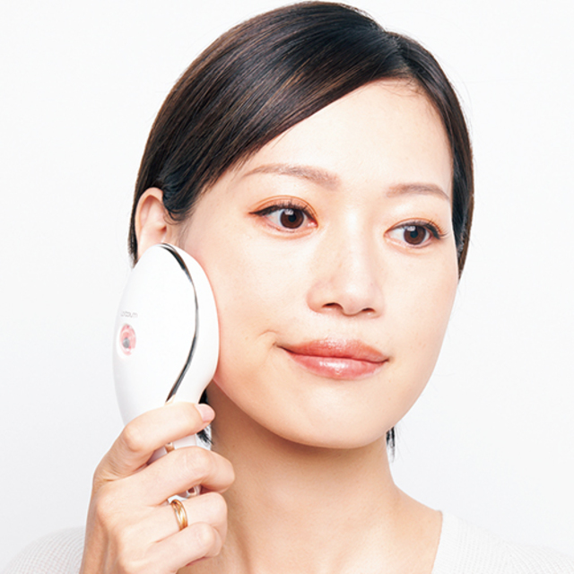 写真 (4枚目) - [IKKOさん監修]たった5分で美容医療級の効果がある美顔器って？ - - LOCARI（ロカリ）