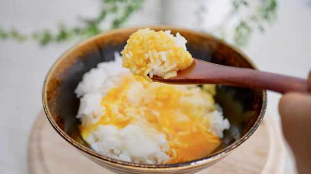 写真 (1枚目) - たまごソムリエが教える！究極の「TKG」の作り方 - LOCARI（ロカリ） - LOCARI（ロカリ）