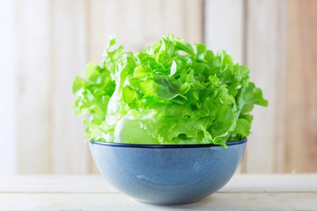 写真 (2枚目) - [macaroniレシピ部]お弁当に！レタス巻きコーンおにぎり - LOCARI（ロカリ） - LOCARI（ロカリ）