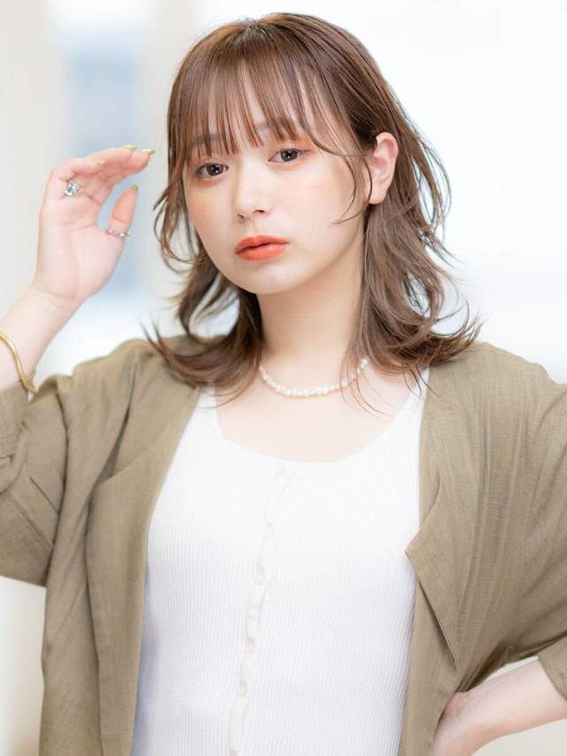 写真 (2枚目) - ぽっちゃり感ゼロ！40代に推すミディアムヘア5選〜2022冬〜 - LOCARI（ロカリ）