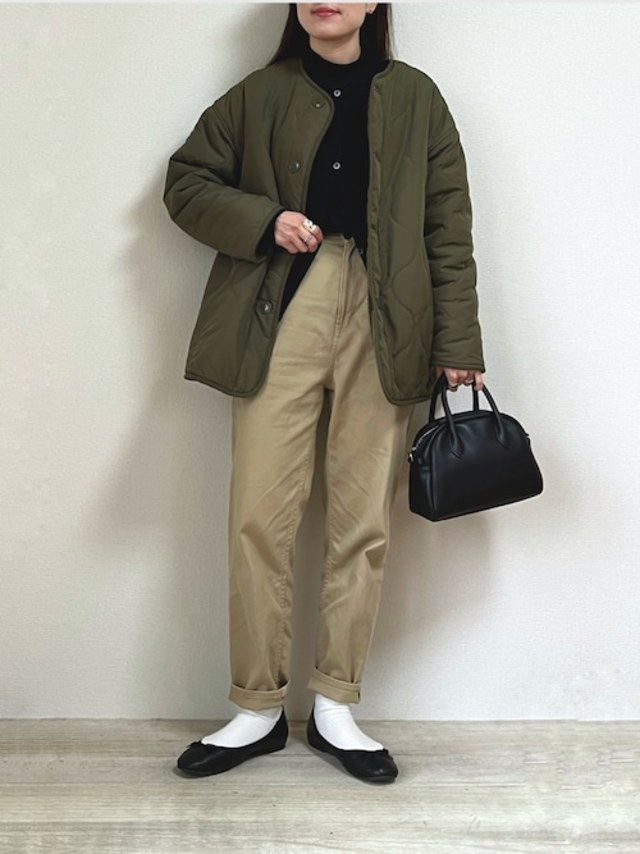 写真 (13枚目) - [2022-23冬]賢く着こなす無印コーデ集。シンプルで叶える大人おしゃれな服装 - LOCARI（ロカリ）