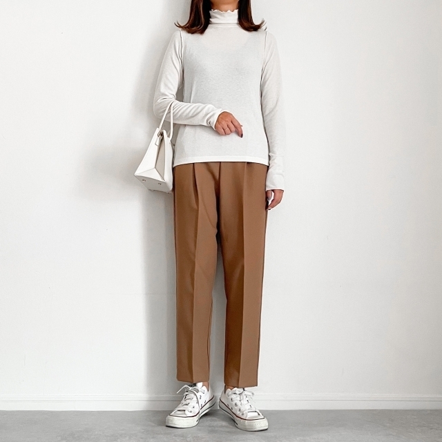 写真 (1枚目) - コレNGって知ってた？！着こなしだけでめっちゃ変わる♡大人女子の「＃GUトップス」活用テク - LOCARI（ロカリ）