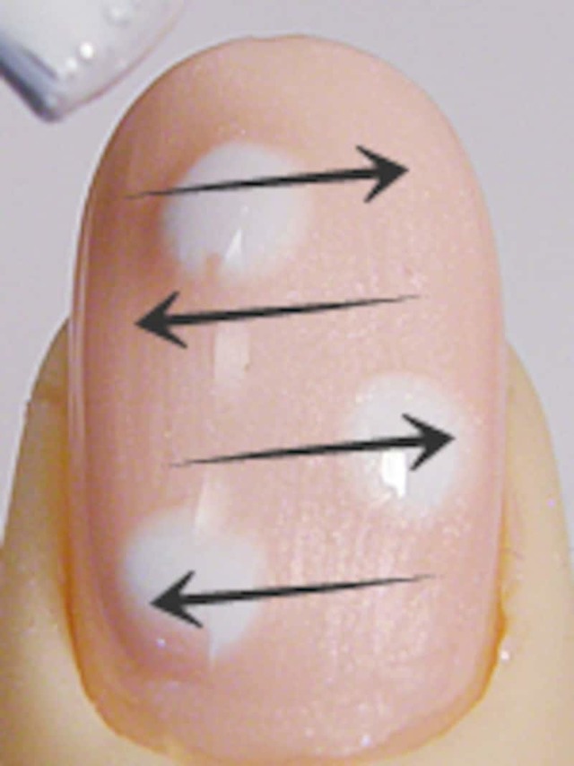 写真 (5枚目) - マーブル柄をセルフネイルで！爪楊枝で代用もOK - LOCARI（ロカリ） - LOCARI（ロカリ）