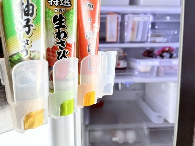 写真 (3枚目) - 全部100均で買える！整理収納のプロおすすめ「ストレスが減る冷蔵庫収納グッズ」8選 - LOCARI（ロカリ）