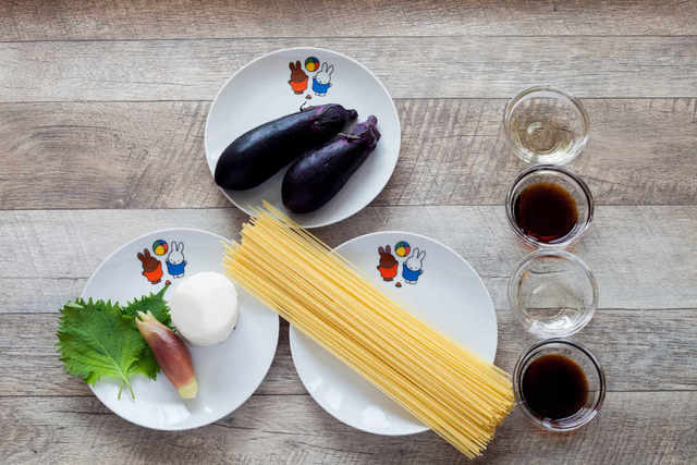 写真 (3枚目) - [macaroniレシピ部]だし汁じゅんわり「なすの揚げ浸し和風パスタ」 - LOCARI（ロカリ）