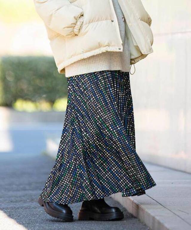 写真 (4枚目) - [coen]これ買えたら勝ち組じゃん……。簡単に垢抜ける大人「スカート」5選 - LOCARI（ロカリ）