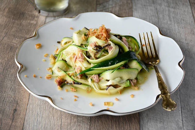 写真 (4枚目) - [macaroniレシピ部]3分deやみつき！ズッキーニヌードル - LOCARI（ロカリ）