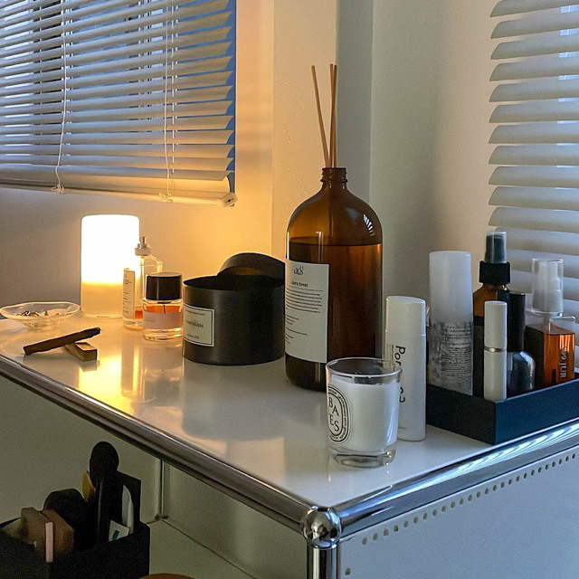 写真 (8枚目) - モノトーンのデザイナーズ家具で、無機質で上質な空間をつくる。一人暮らしの1DKインテリア - LOCARI（ロカリ）