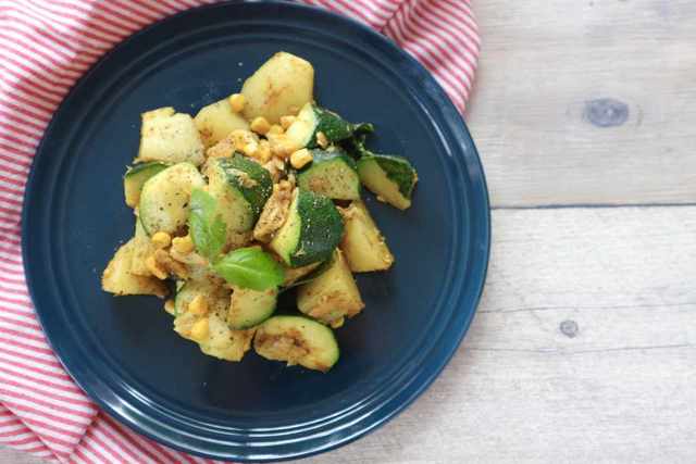 写真 (4枚目) - [macaroniレシピ部]夏の辛さ！「ズッキーニのカレーバジルソテー」 - LOCARI（ロカリ）