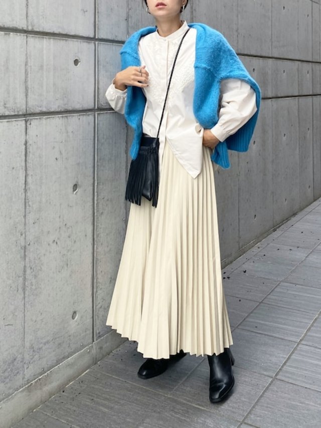 写真 (2枚目) - 上品コーデ間違ってない？地味見えしないアラフォー向け「正解アイテム」14 - LOCARI（ロカリ）