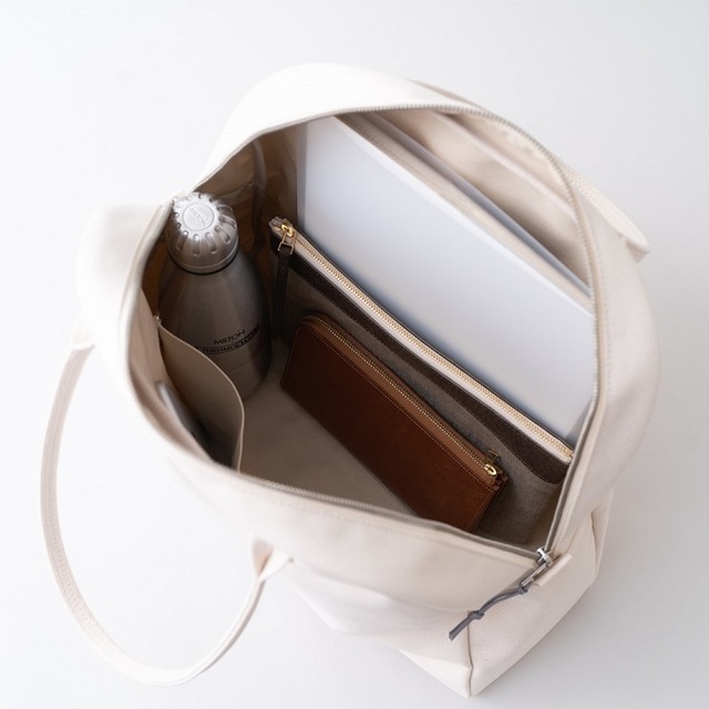 写真 (8枚目) - かっちりスタイルにキマる♡A4サイズの上品トートバッグ5選 - LOCARI（ロカリ）