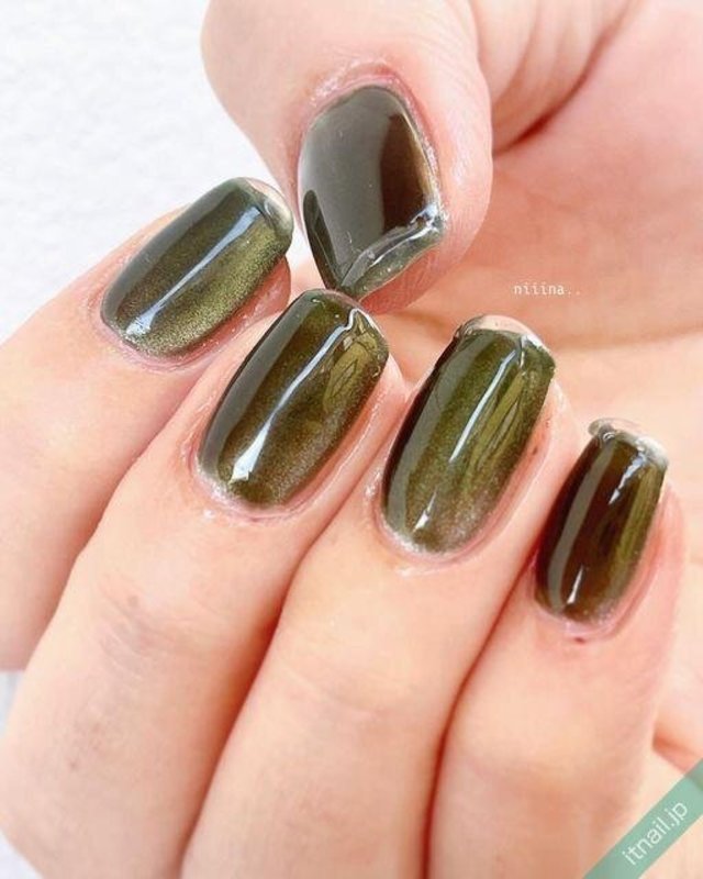 写真 (4枚目) - シアーがトレンド！人気のマグネットも「シアーマグネットネイル」に - LOCARI（ロカリ）