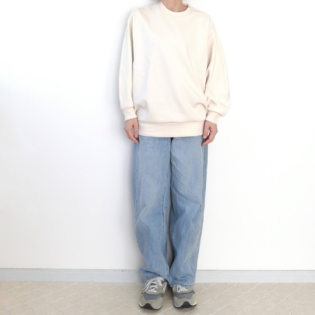 写真 (4枚目) - どこが残念か分かる？「春色スウェット」は着こなしだけでこんなに変わる！NG＆OKコーデ - LOCARI（ロカリ）