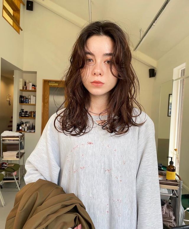 写真 (17枚目) - 前髪セットでスタイリングをアップデート！ぱっつん・シースルー etc… 簡単セット術 - LOCARI（ロカリ）